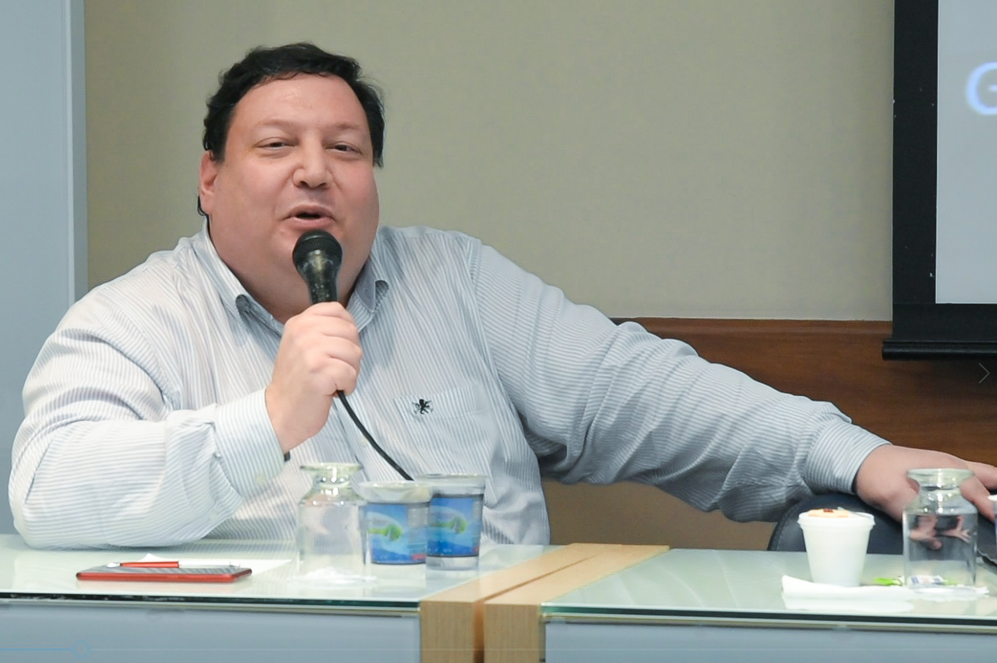 Debate no Mackenzie: Não existe desenvolvimento sem indústria e Estado ...